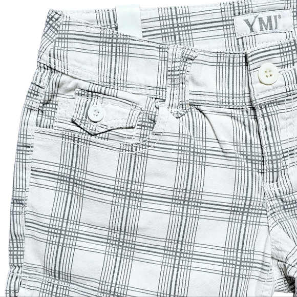 YMI | Shorts | Ymi Juniors Shorts Plaid Whitegray Size 5 | Poshmark